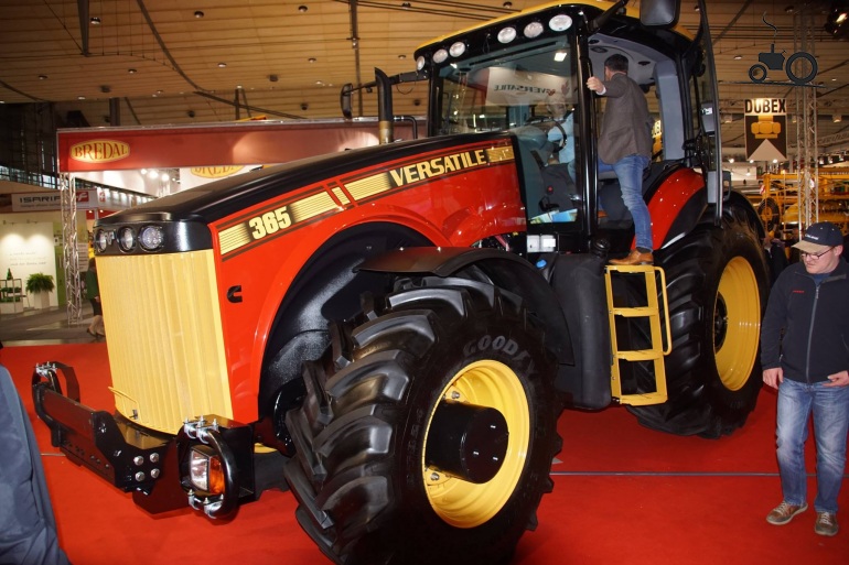 Foto Versatile 310 #1203792