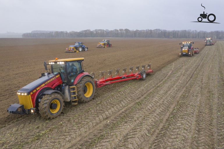 Foto Versatile 315 #1264339