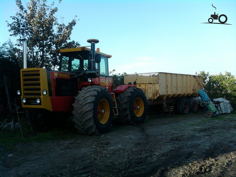 Foto Versatile 555 #600436