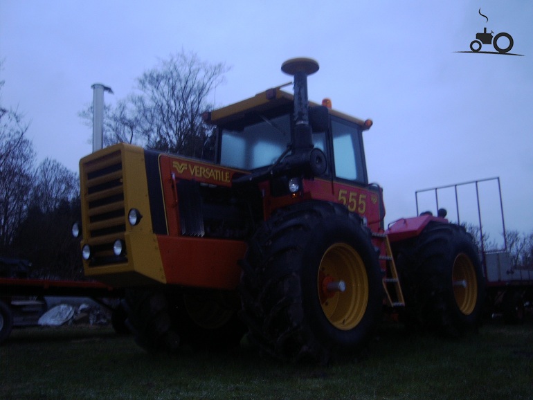 Foto Versatile 555 #617692