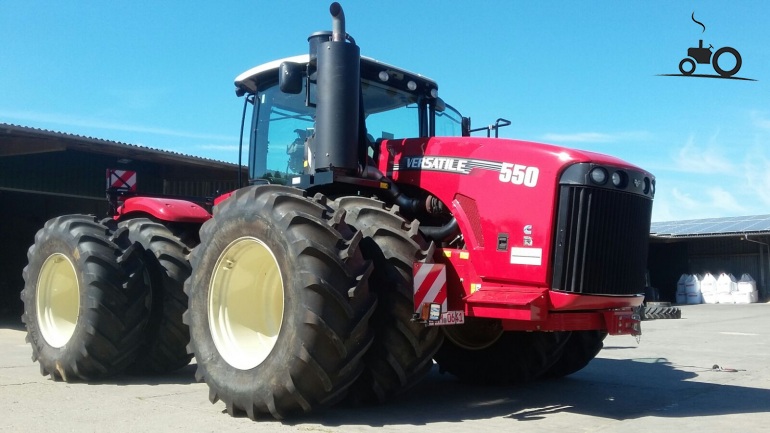 Foto Versatile 550 #983886